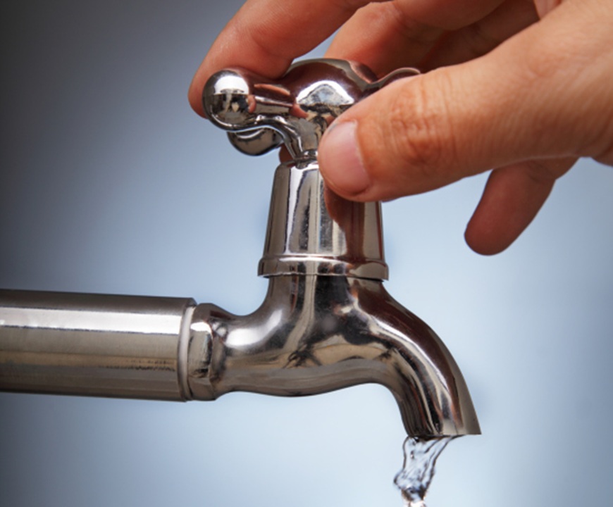 The Best Kitchen Faucet Materials for Hiding Stains and Smudges ...